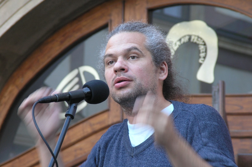 "Fyzický básník" Petr Váša slaví padesátiny