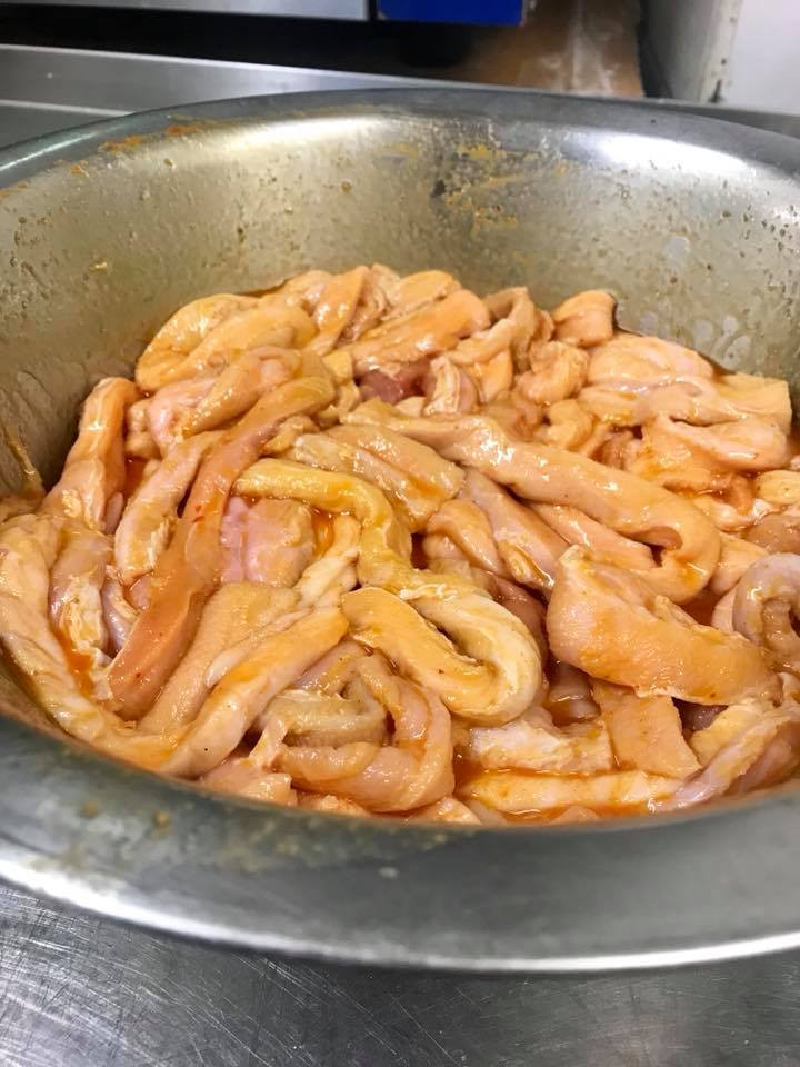 FOTO: Červi, štíři, šneci. Největší zájem na Extrem Food Festivalu měli ...