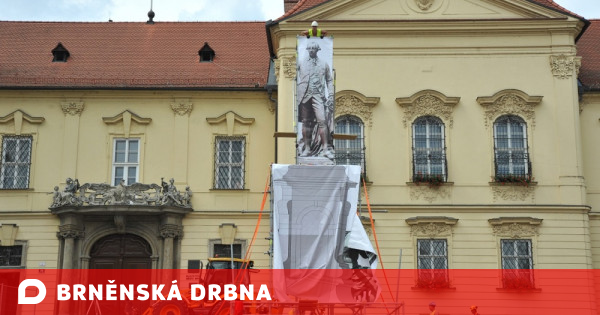 Socha Josefa II. na Dominikánském náměstí stát nebude. Většina ...