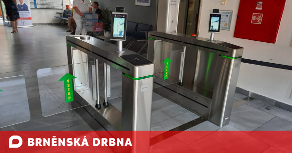 Masarykův onkologický ústav má u vstupu terminály, které nepustí ...