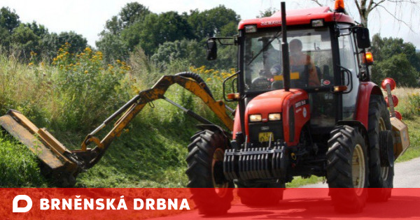 Muže přejelo kolo traktoru, je ve vážném stavu v nemocnici