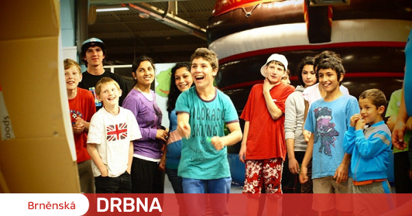 Dětské domovy? Kancelář ombudsmana volá po změně zákona a přípravě dětí ...