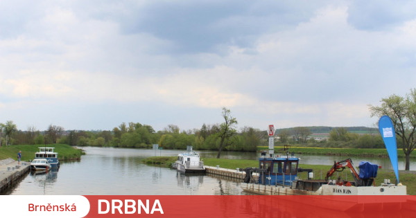 Nízký průtok vody v řece Moravě omezí plavbu na Baťově kanálu