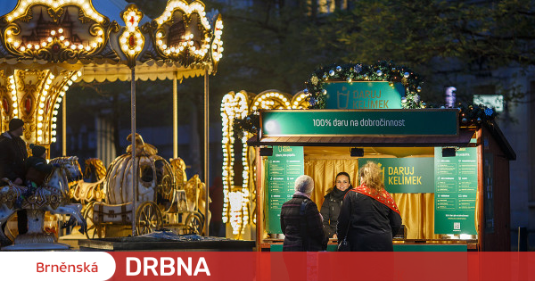 Druhý nejhezčí strom, hořící pařez i otevřené dvorky. Užijte si ... Druhý nejhezčí strom, hořící pařez i otevřené dvorky. Užijte si ...