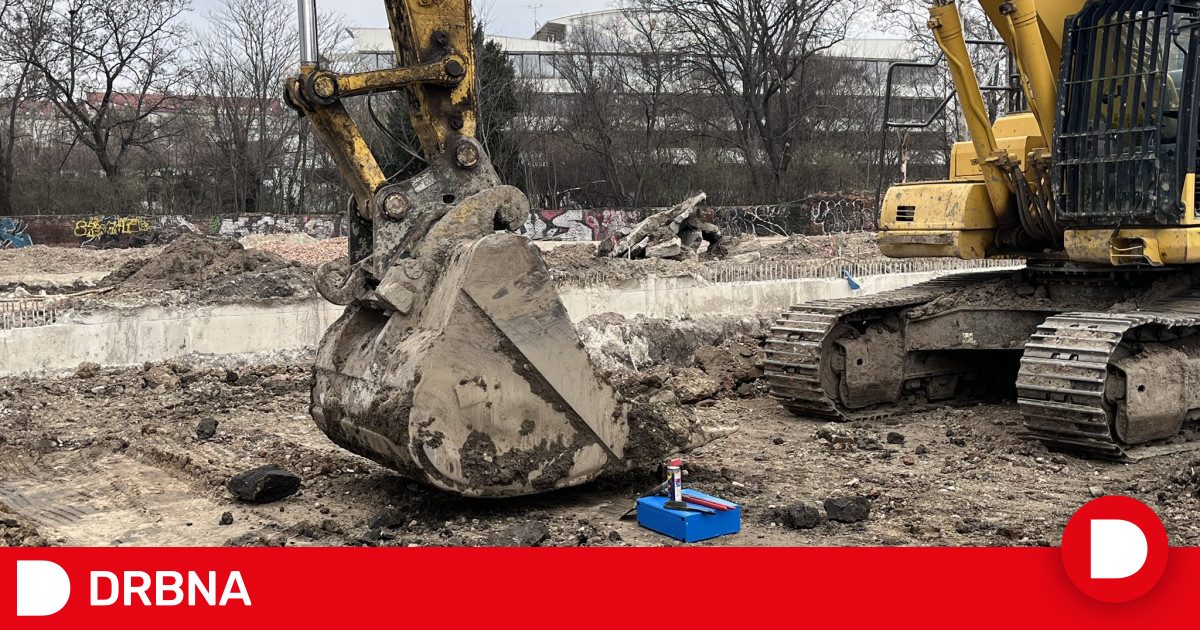 Na staveništi v Brně našli leteckou pumu. Policisté evakuovali budovy kolem Trnité ulice ...