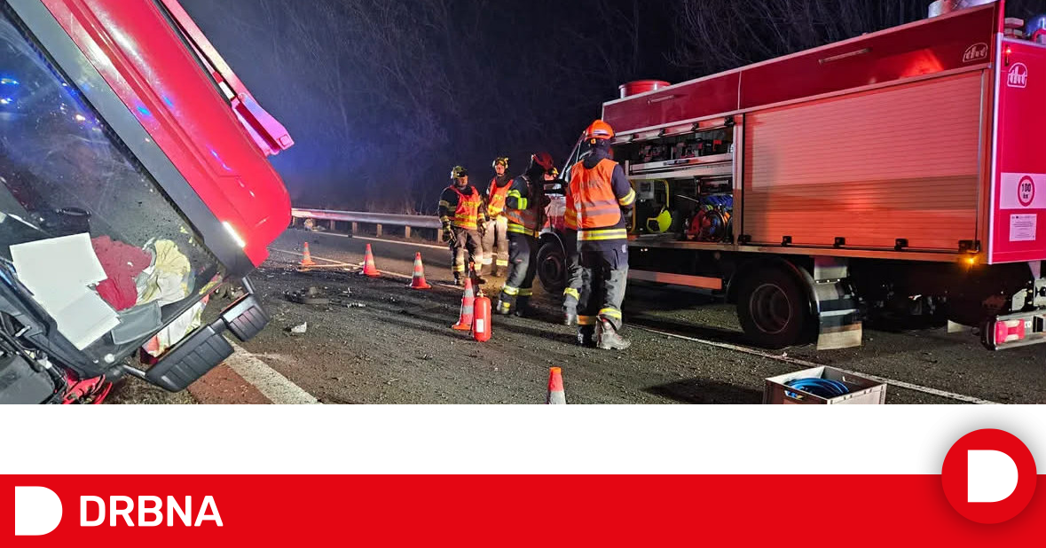 U Nesovic na Vyškovsku zemřel člověk, auto se srazilo s náklaďákem
