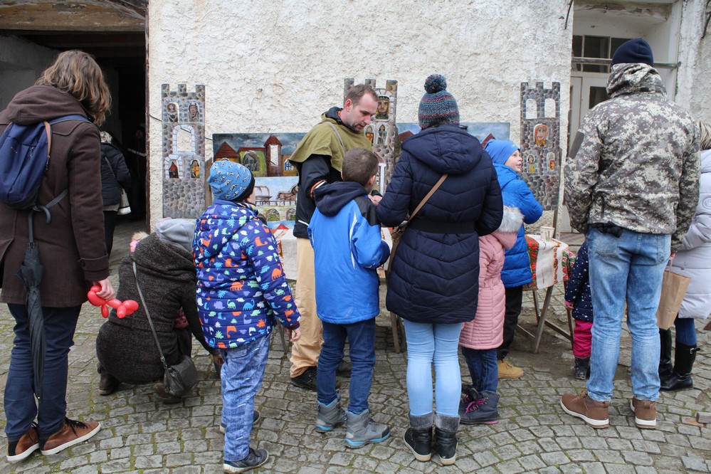 Slavnosti moravského uzeného na hradě Veveří navštívilo o víkendu 5 ...